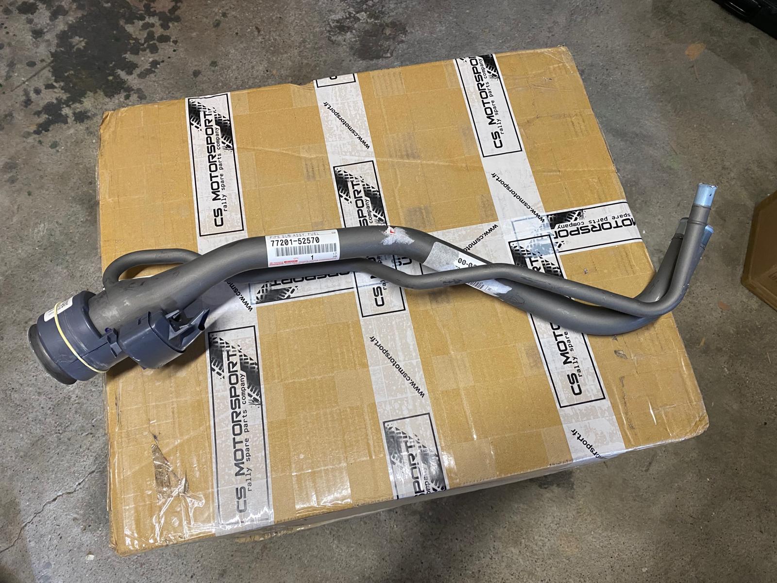 77201E Goulotte remplissage réservoir carburant GR Yaris - CS Motorsport